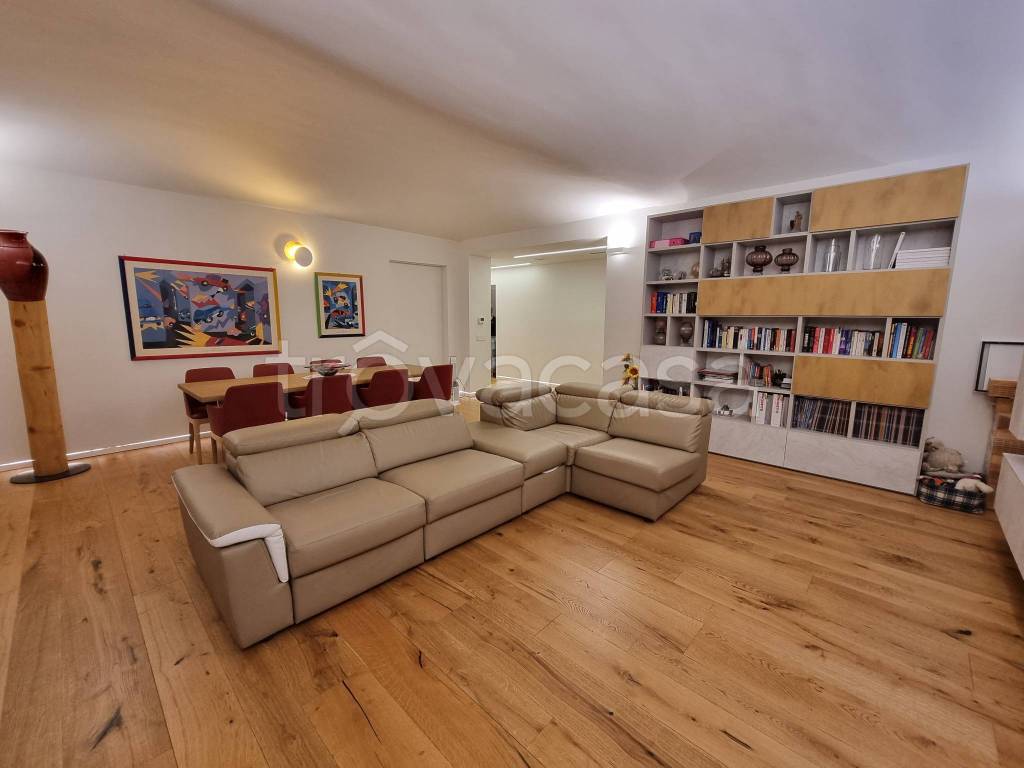 Appartamento in vendita a Torino corso Giacomo Matteotti, 47