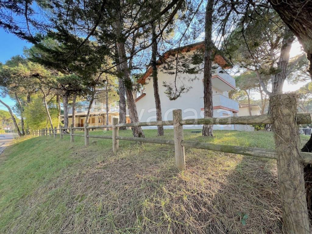 Villa a Schiera in vendita a Lignano Sabbiadoro calle Renoir, 1