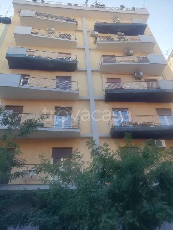 Appartamento in vendita a Palermo via Andrea Chiaramonte