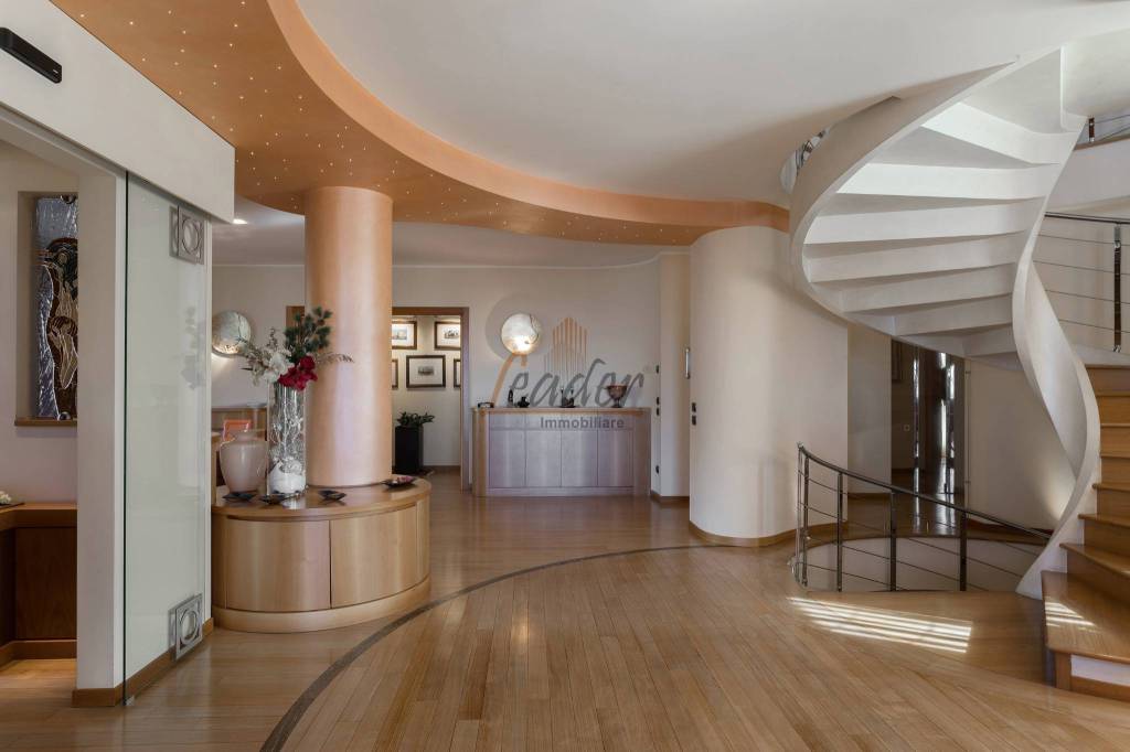 Villa in vendita a Grumello del Monte via Fontane