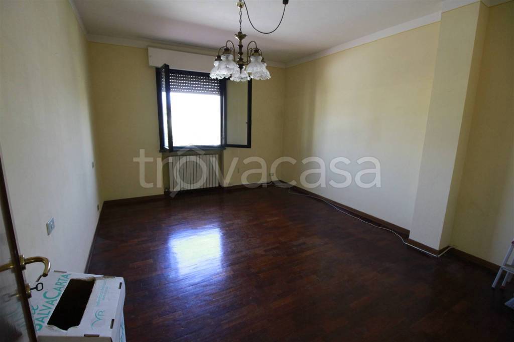 Appartamento in vendita a Lucca via Dante Alighieri