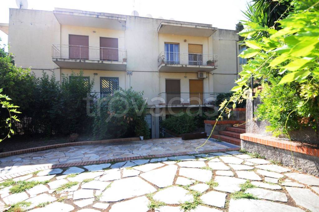 Appartamento in vendita ad Aci Castello via Litteri, 9