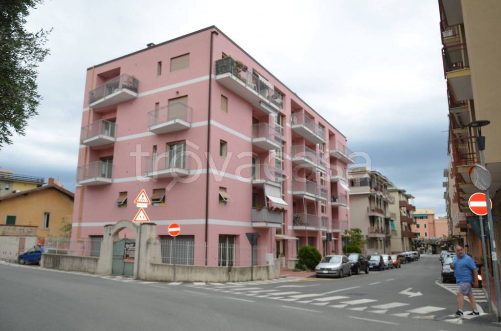 Appartamento in vendita a Spotorno via delle Strette, 19