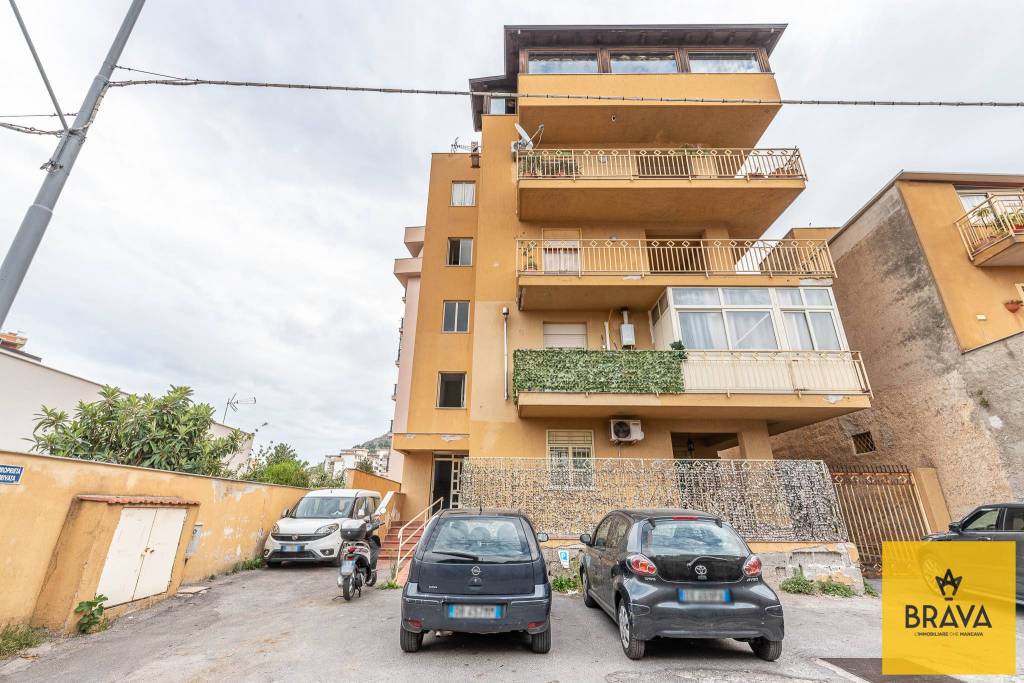 Appartamento in vendita a Palermo via Trapani Pescia