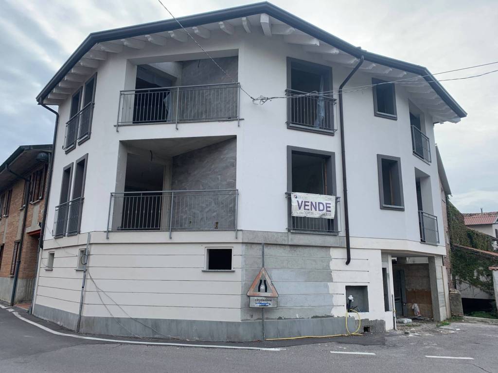 Casa Indipendente in vendita ad Arzago d'Adda via Ariberto