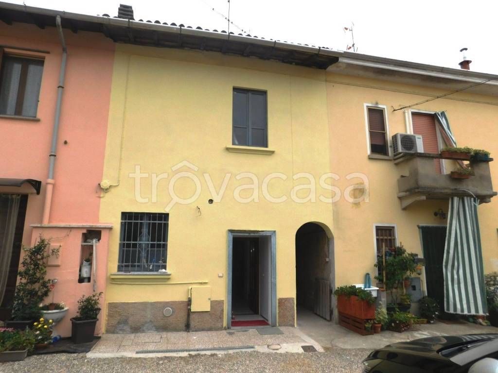 Casa Indipendente in vendita a Cassolnovo via Beretta Zuleika