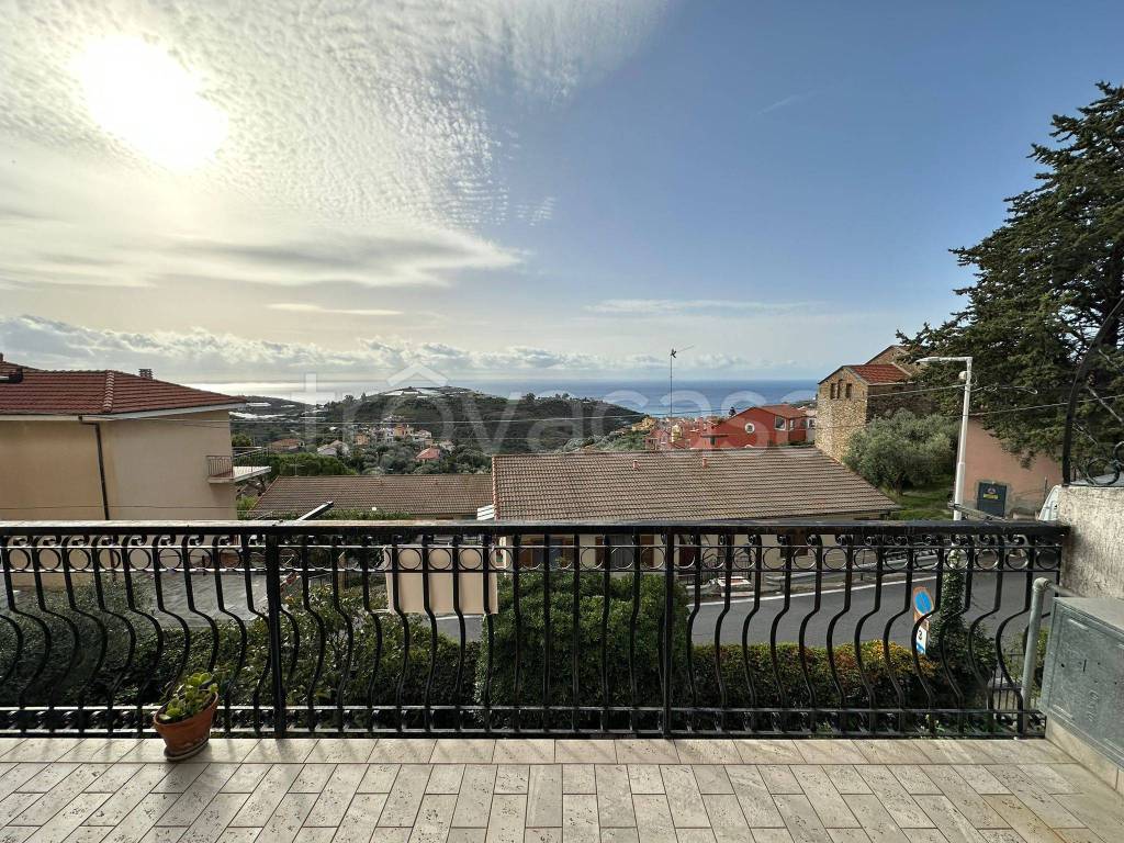 Appartamento in vendita a Pompeiana via dei Valloni