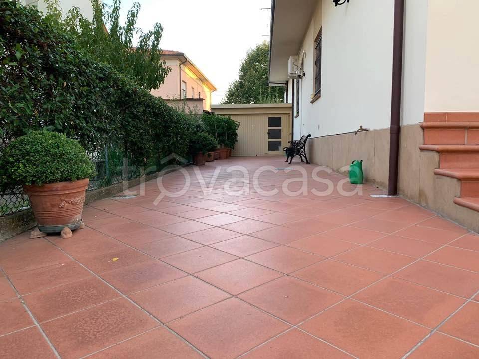 Villa Bifamiliare in vendita a Montecatini-Terme