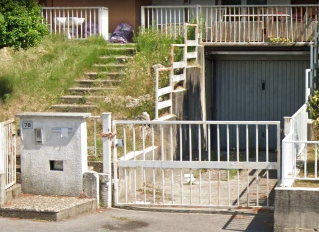 Villa a Schiera all'asta a Barzago via Cesare Cantù, 78