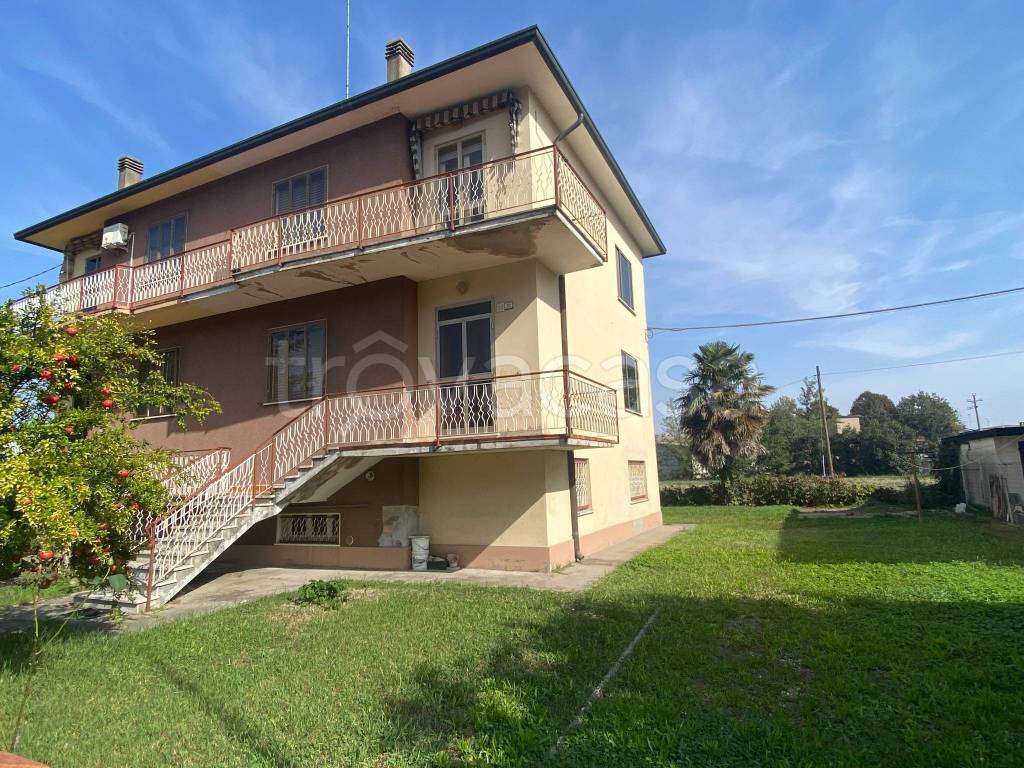 Villa Bifamiliare in vendita ad Argenta via Arzildo Salvatori, 22