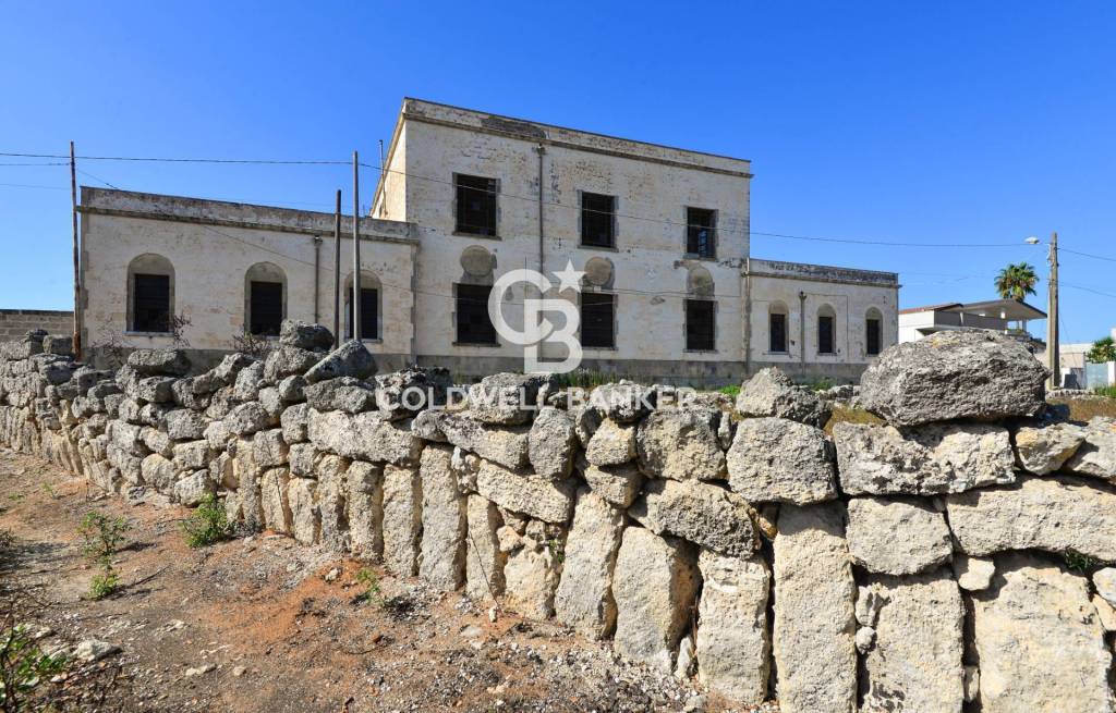 Intero Stabile in vendita a Sanarica via Ettore d'Amore