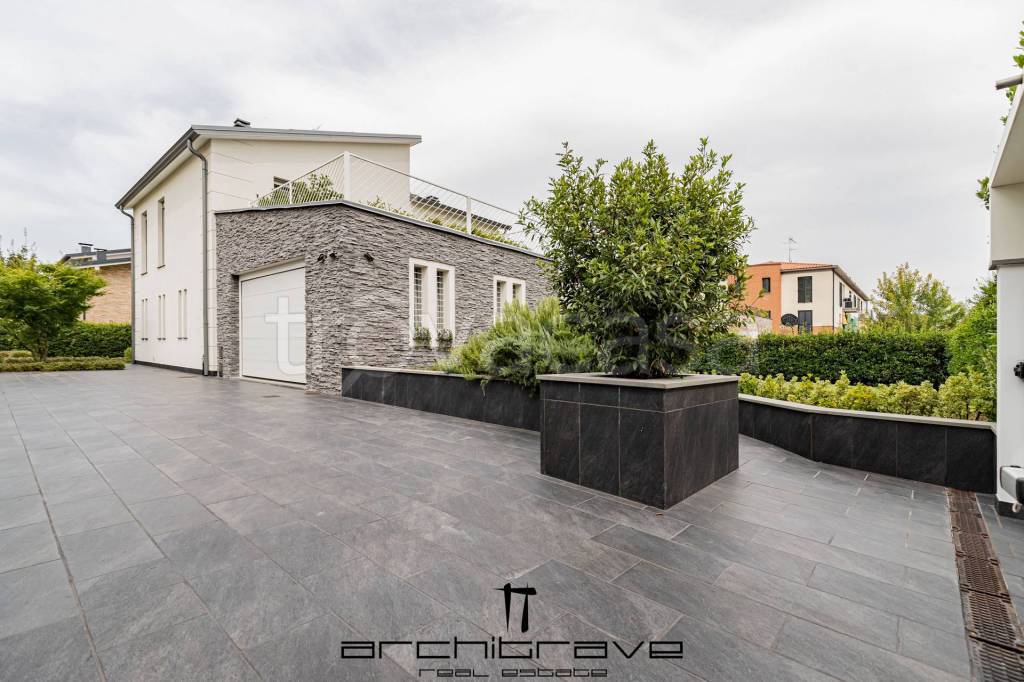 Villa in vendita a Castelnuovo Rangone via Enrico Caruso