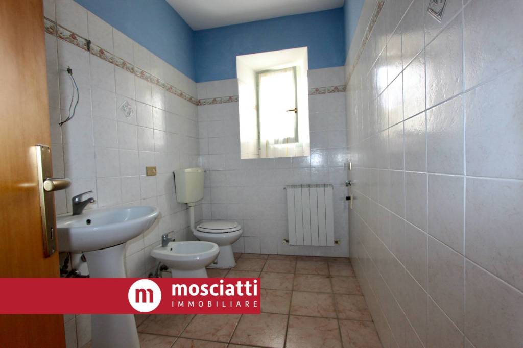 Appartamento in vendita a Esanatoglia via Marinelli