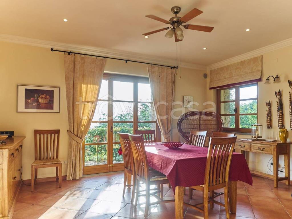 Villa in vendita a Fivizzano via Borgo Magliano, 2