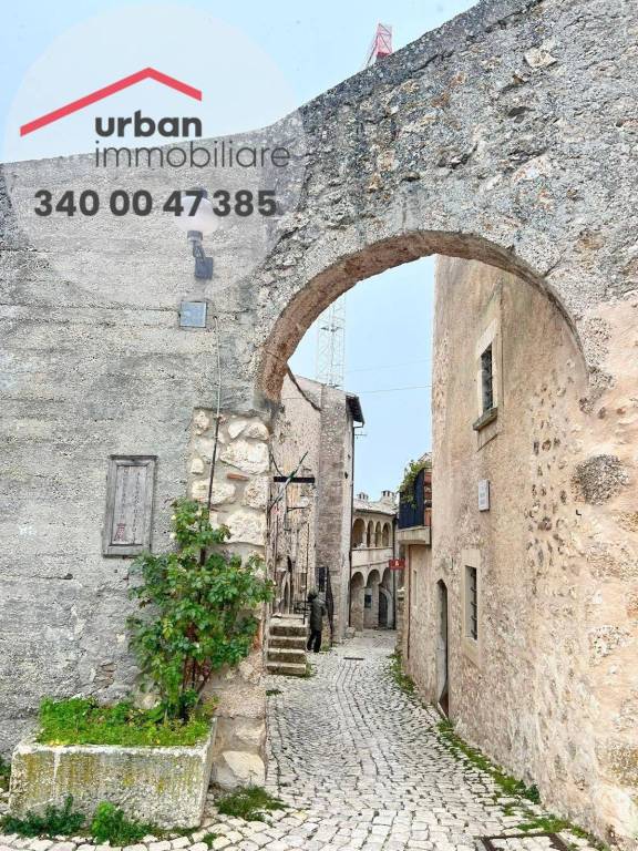 Casa Indipendente in vendita a Santo Stefano di Sessanio via Principe Umberto