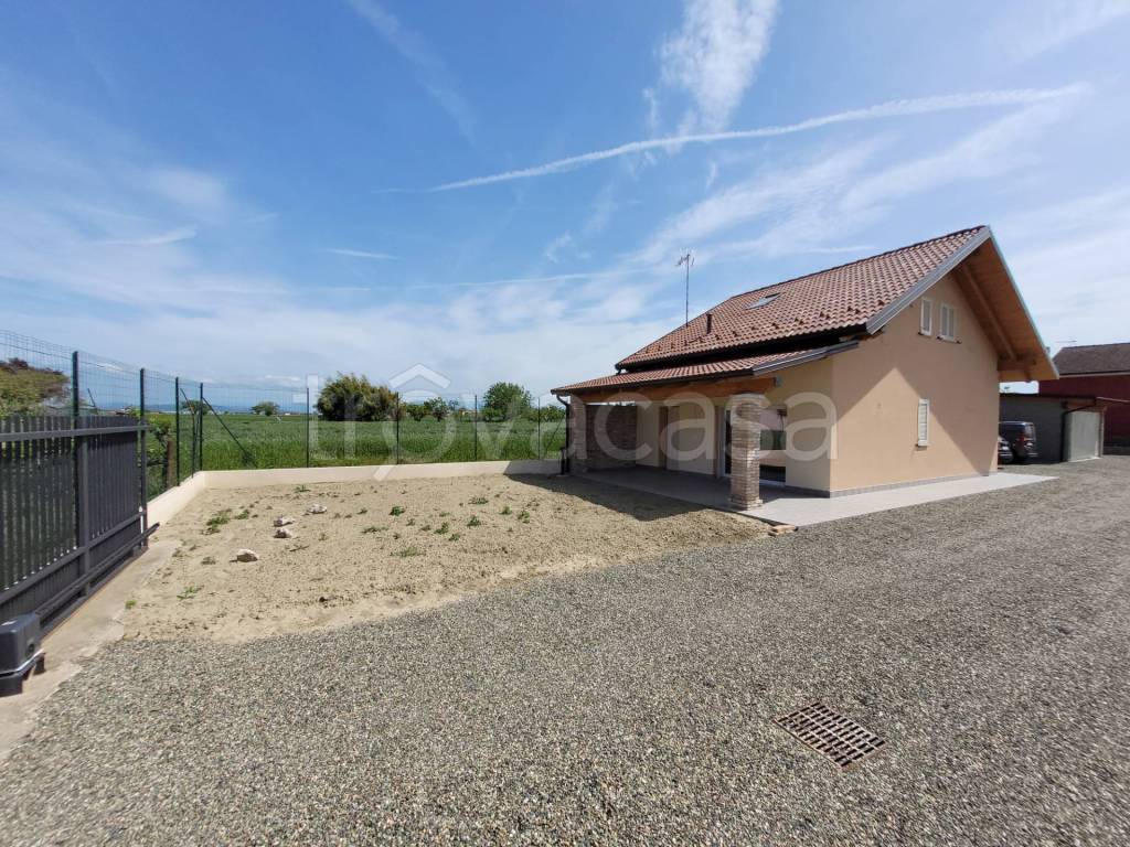 Villa in vendita ad Alessandria via Raggi