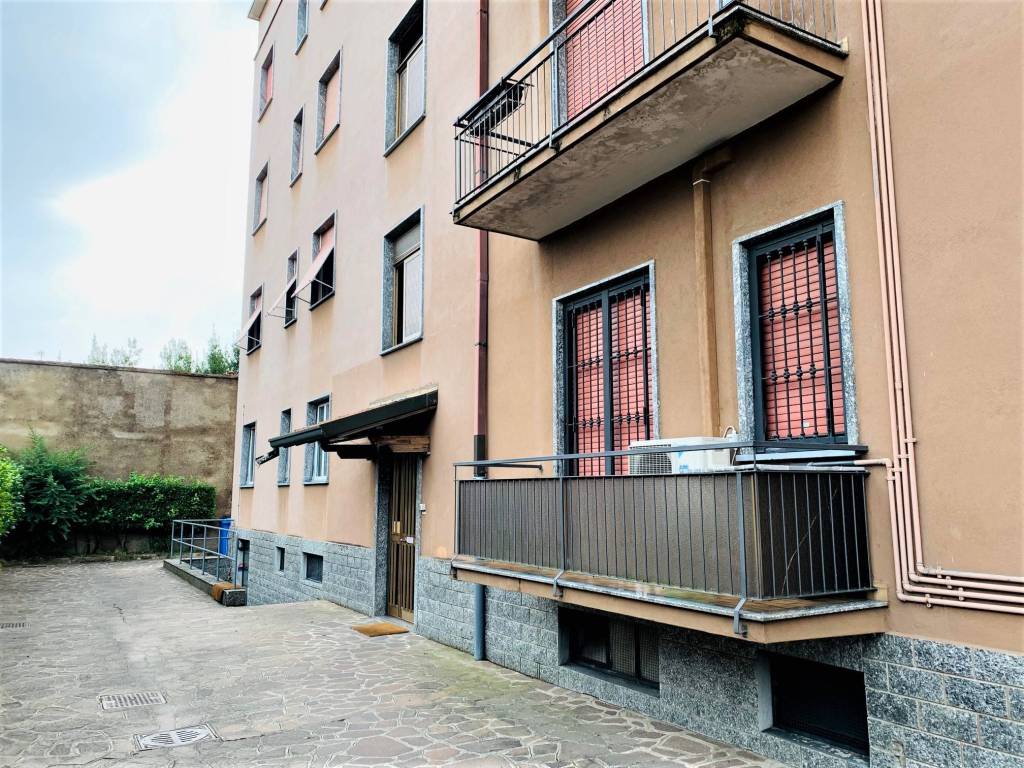 Appartamento in vendita a Desio via Giuseppe Rovani, 5