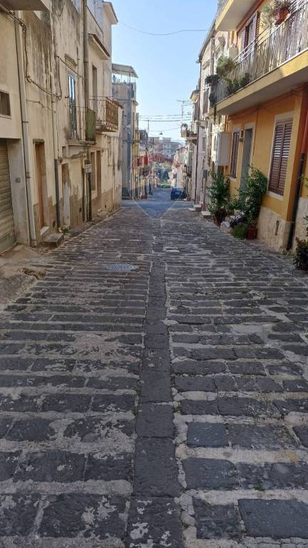 Casa Indipendente in vendita a Giarratana via nino bixio, 73