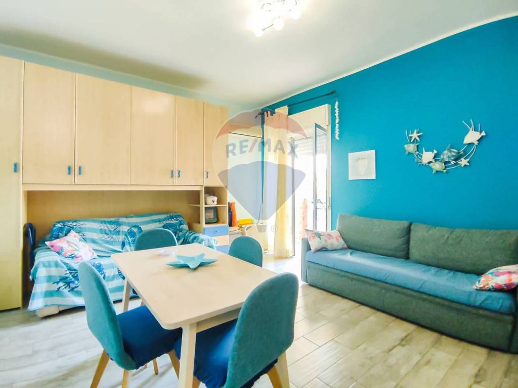 Appartamento in vendita a Giardini-Naxos via porticato, 1