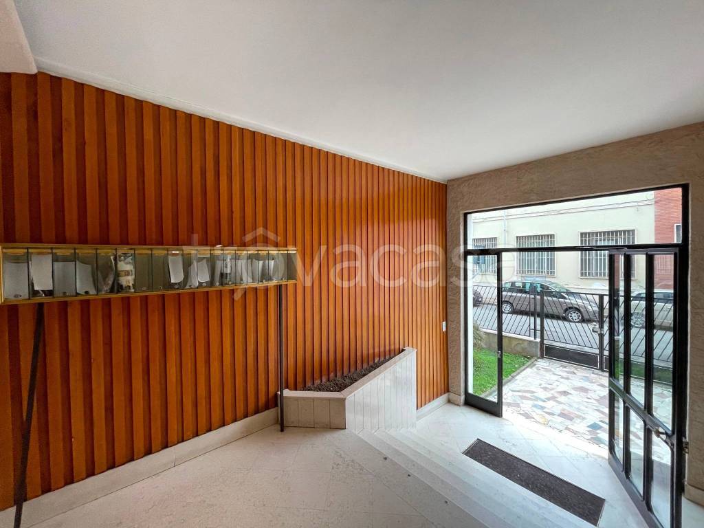 Appartamento in vendita a Vercelli via Bengasi, 5