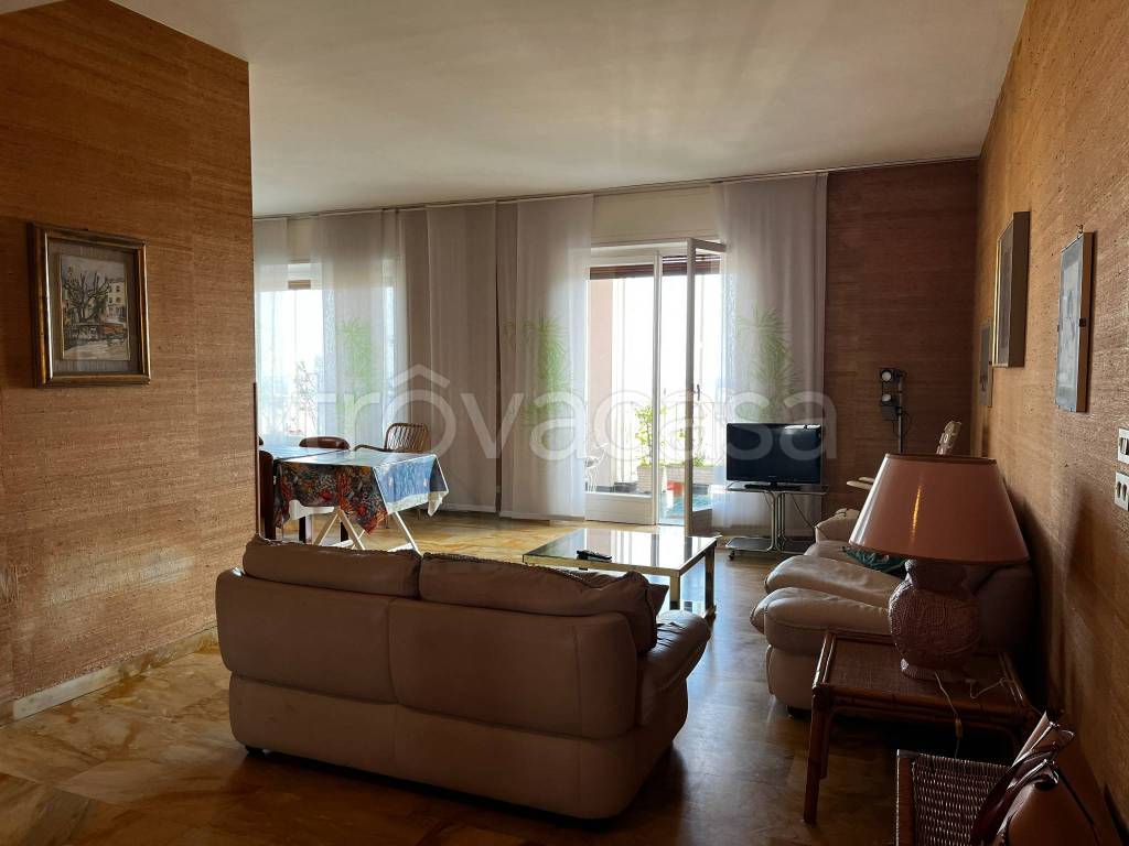 Appartamento in vendita a Sanremo via Privata Fratelli Asquasciati, 63