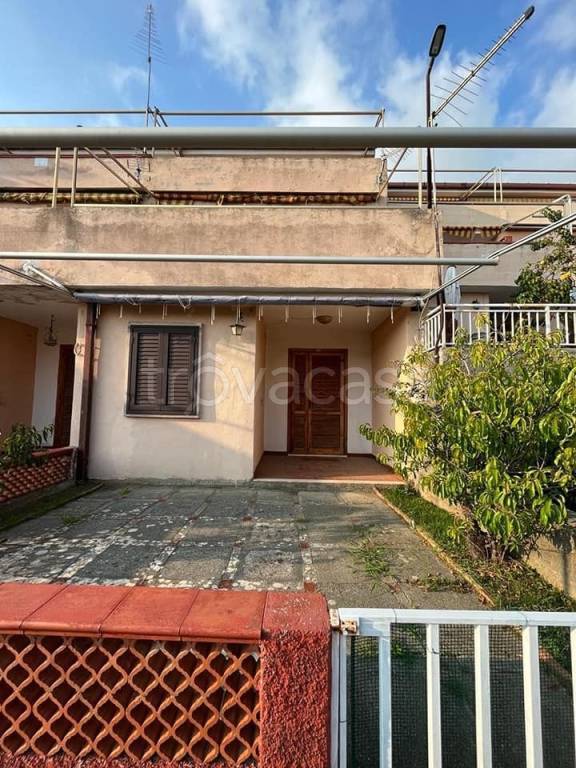 Villa a Schiera in in vendita da privato ad Acquappesa contrada Santa Rosalia