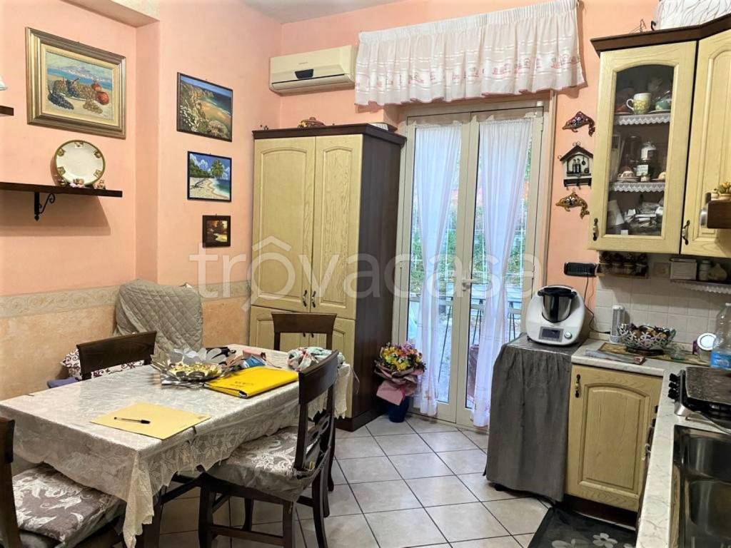 Appartamento in vendita a Castellammare di Stabia via Surripa, 56