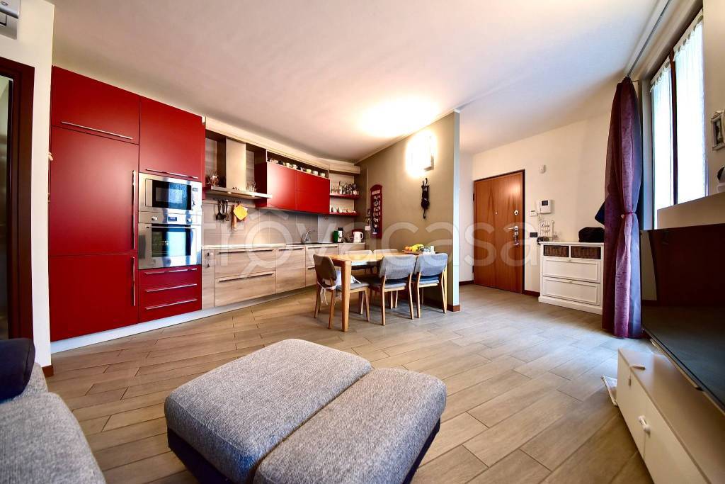 Appartamento in vendita ad Aicurzio via Milano, 5