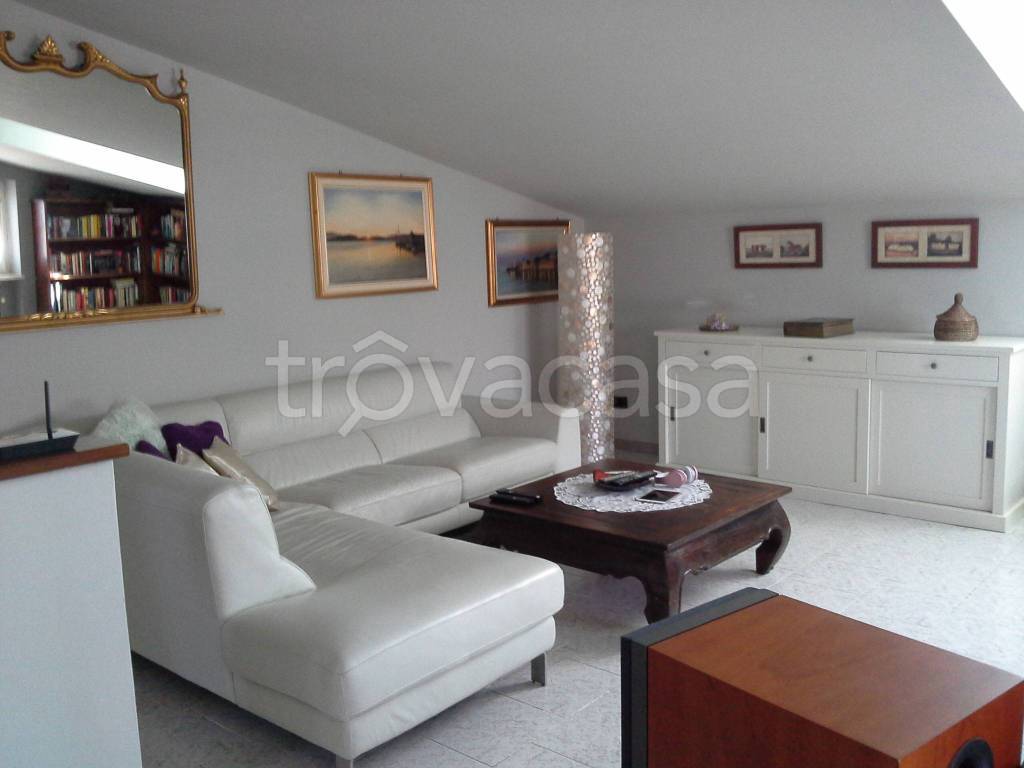 Attico in vendita a Cassine corso Cristoforo Colombo, 83