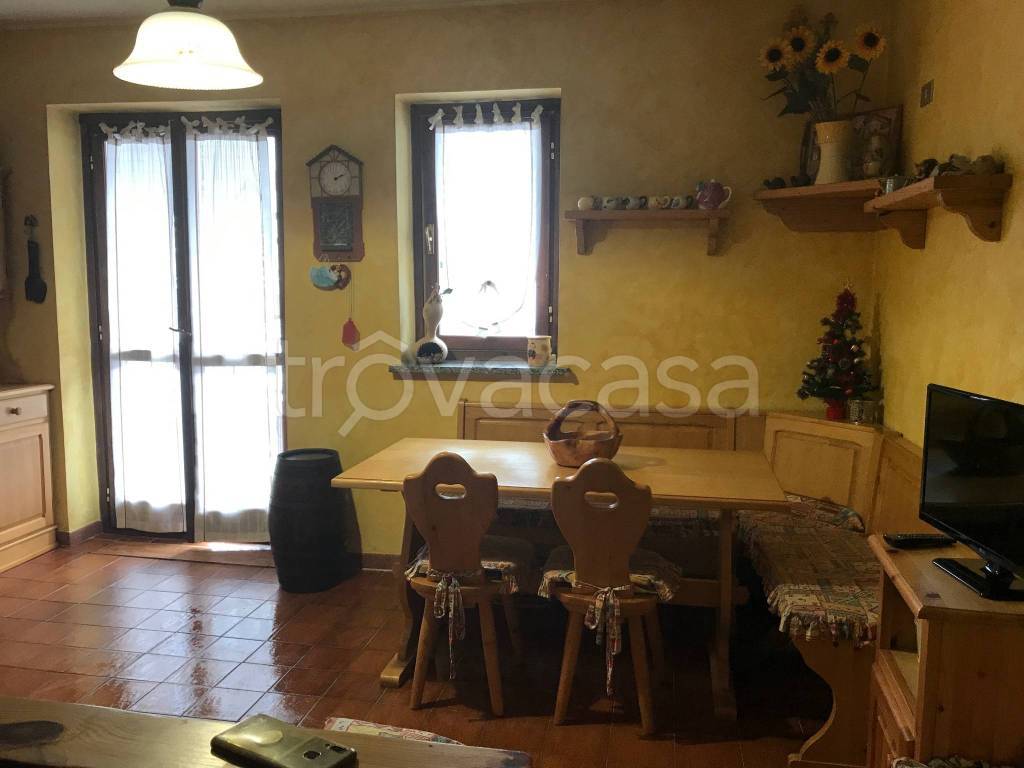 Appartamento in in vendita da privato a Pontechianale frazione Maddalena, 70