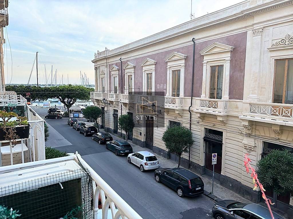 Appartamento in vendita a Siracusa via dei Mille, 47