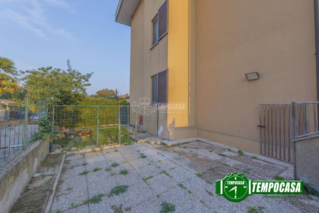 Appartamento in vendita a Siziano via Fratelli Cervi