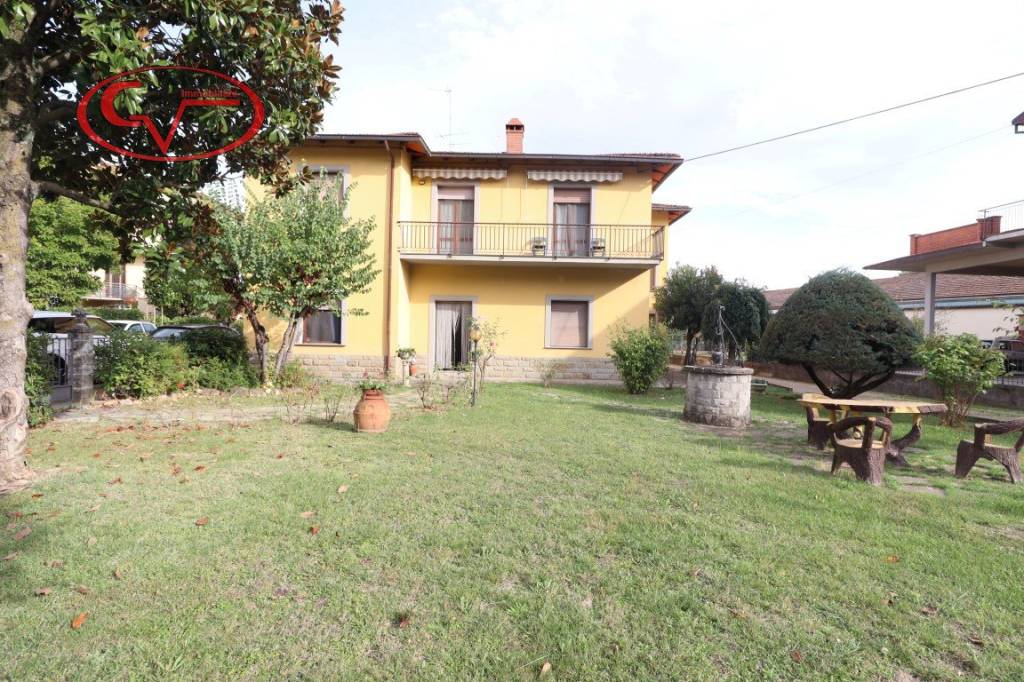 Villa Bifamiliare in vendita a Montevarchi via Chiantigiana