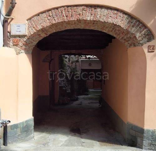 Villa in vendita a Besano