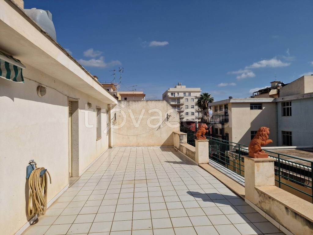 Casa Indipendente in vendita a Pozzallo via degli Studi, 12