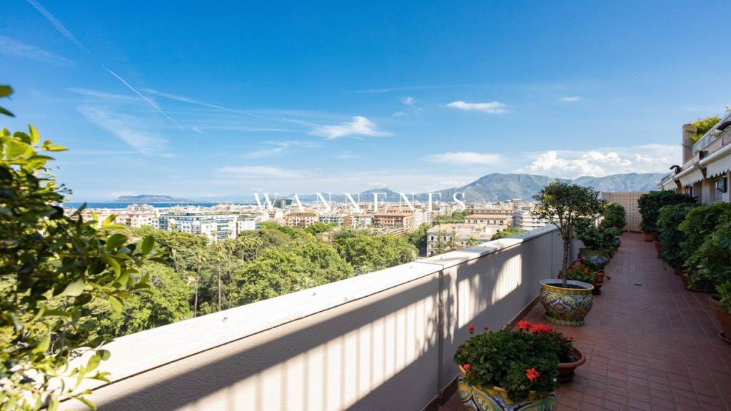 Appartamento in vendita a Palermo via Marchese Ugo, 52