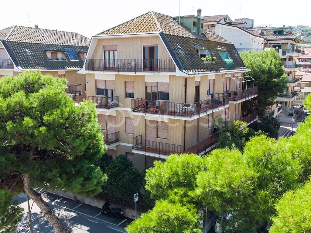 Appartamento in vendita a Silvi via Giovanni Pascoli