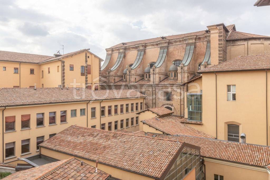 Appartamento in vendita a Bologna via Cartoleria, 9