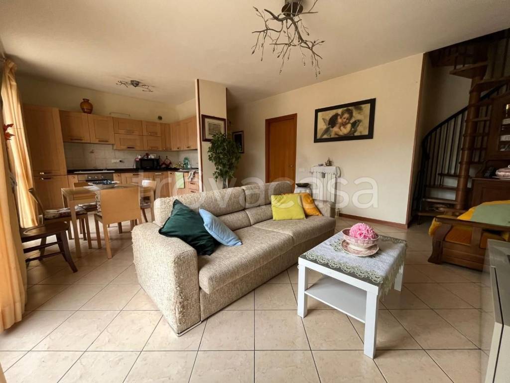 Appartamento in vendita a Cascina via Galileo Galilei,, 56021