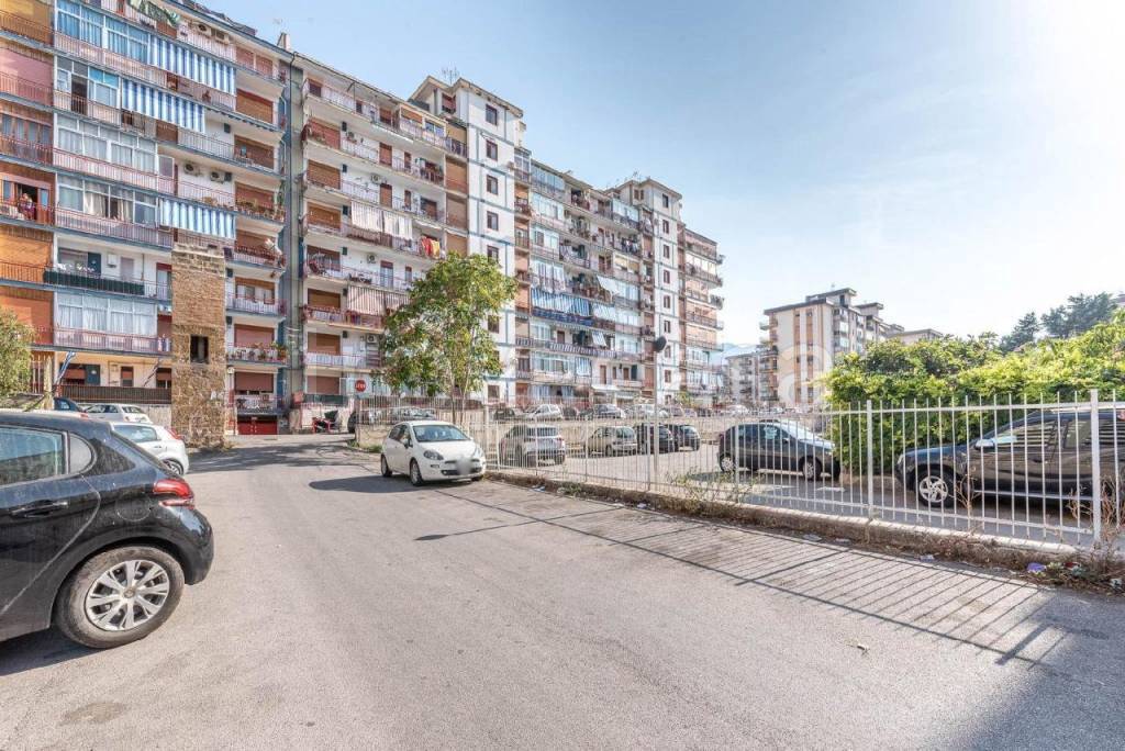 Appartamento in vendita a Palermo via sirio