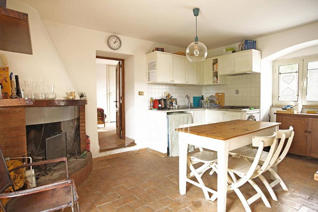 Casale in vendita a Vacone via Creta