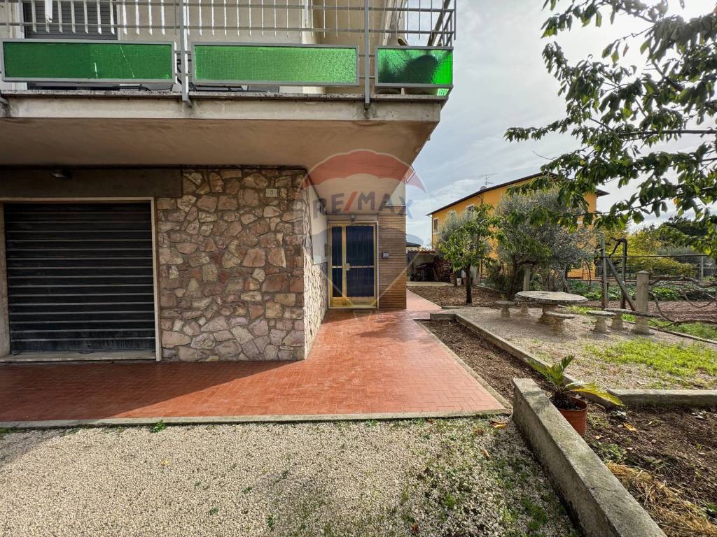 Casa Indipendente in vendita a Foligno via Sacco e Vanzetti, 3