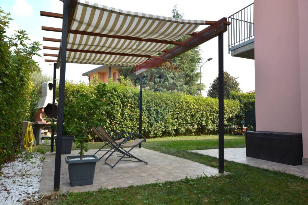 Villa a Schiera in vendita a Castelnuovo del Garda via Pasteur, 2