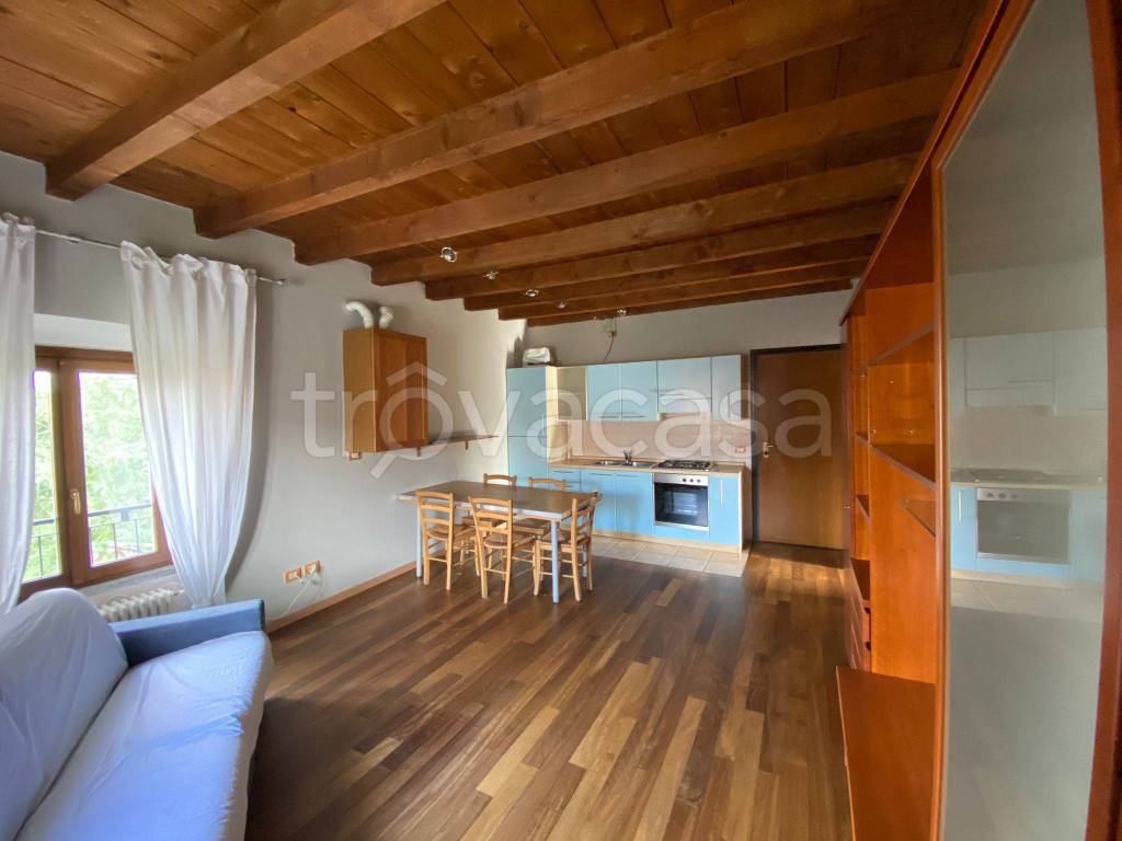 Appartamento in vendita a Cantù via Catania, 14