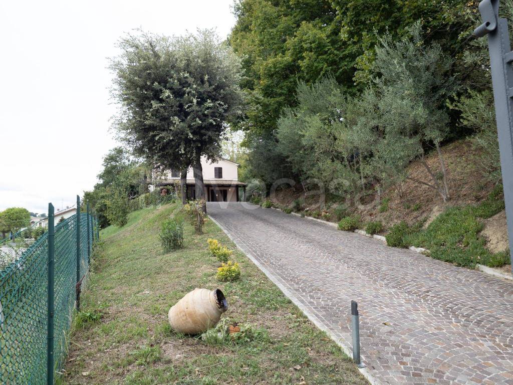 Villa in in vendita da privato a Mondavio contrada Piano San Michele, 15