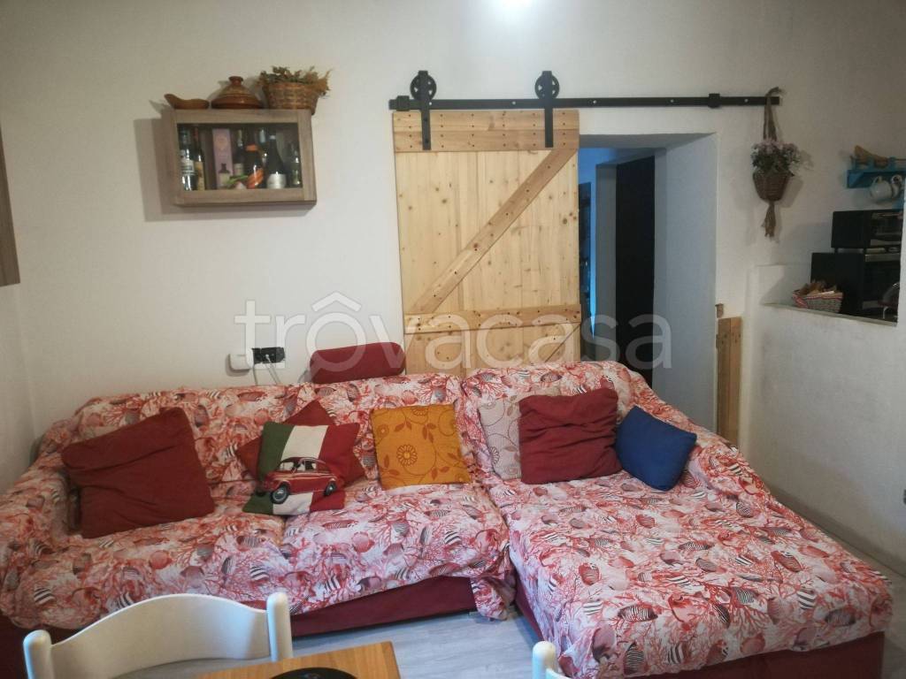 Appartamento in in vendita da privato a Cairate via Benedetto Cairoli, 6