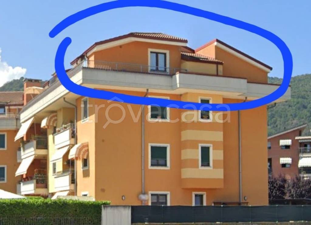 Attico in in vendita da privato a Busca via Langhe, 2