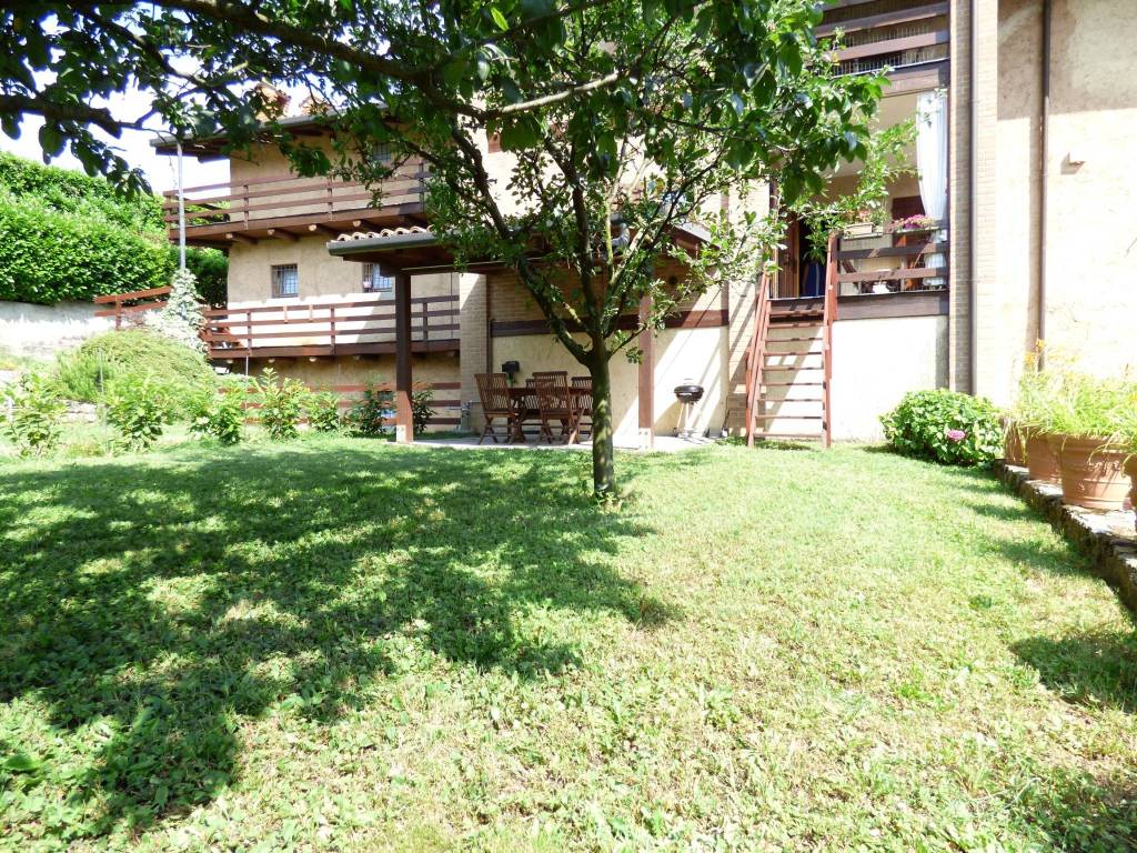 Appartamento in vendita ad Almenno San Salvatore via Giacomo Matteotti