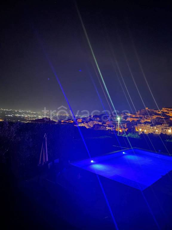 Villa in in vendita da privato a Norma via Michelangelo Buonarroti, 16