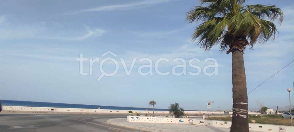 Casa Indipendente in vendita a Falcone via colombo 19